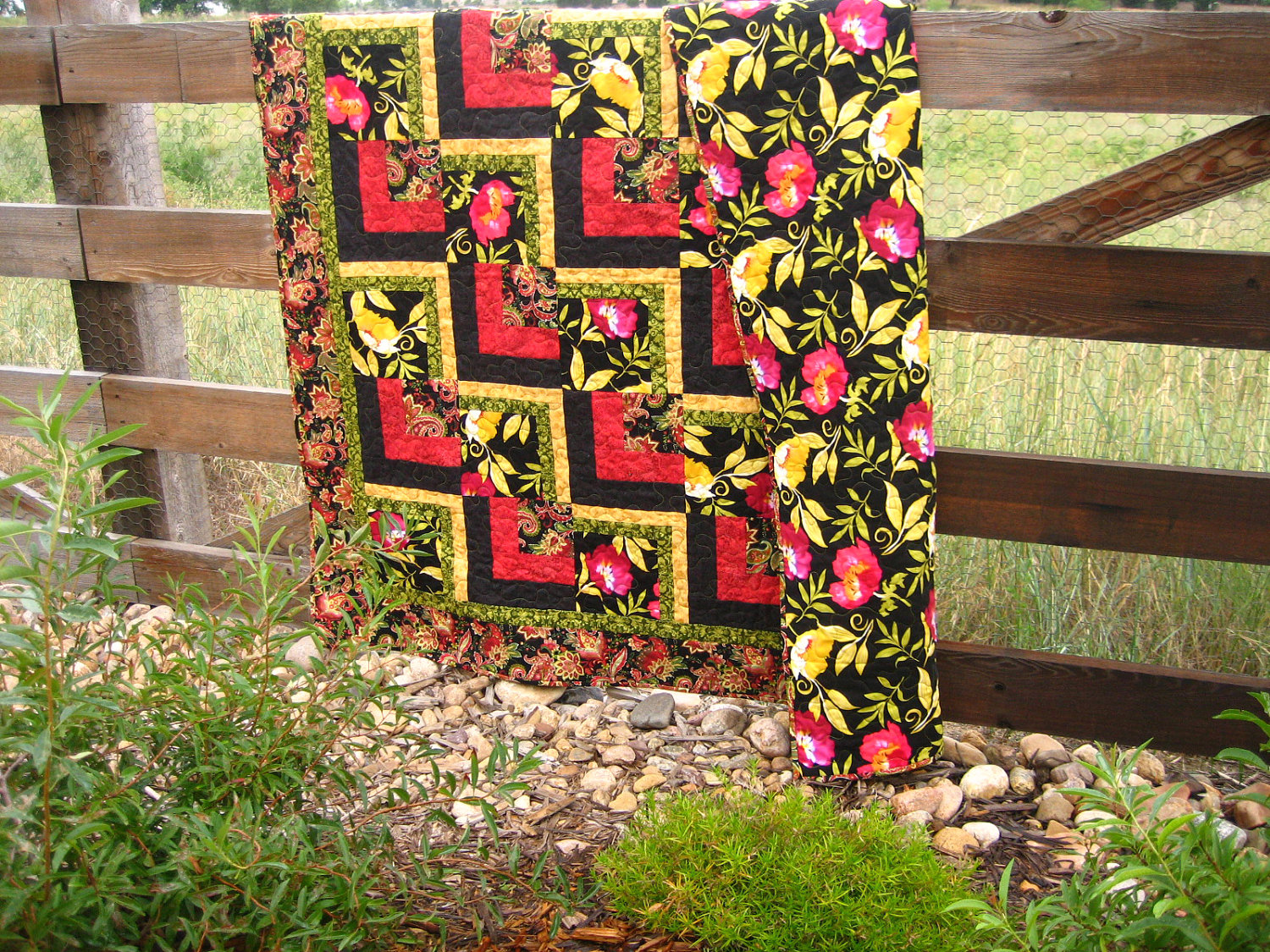 Bold And Beautiful Quilt on Luulla