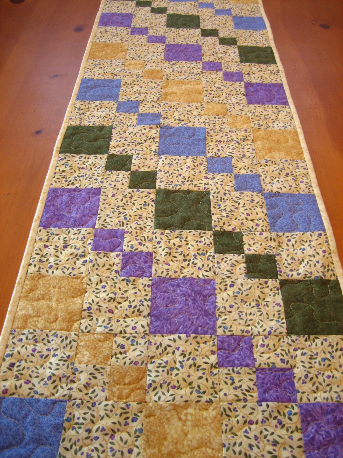Simply Squares Table Runner on Luulla