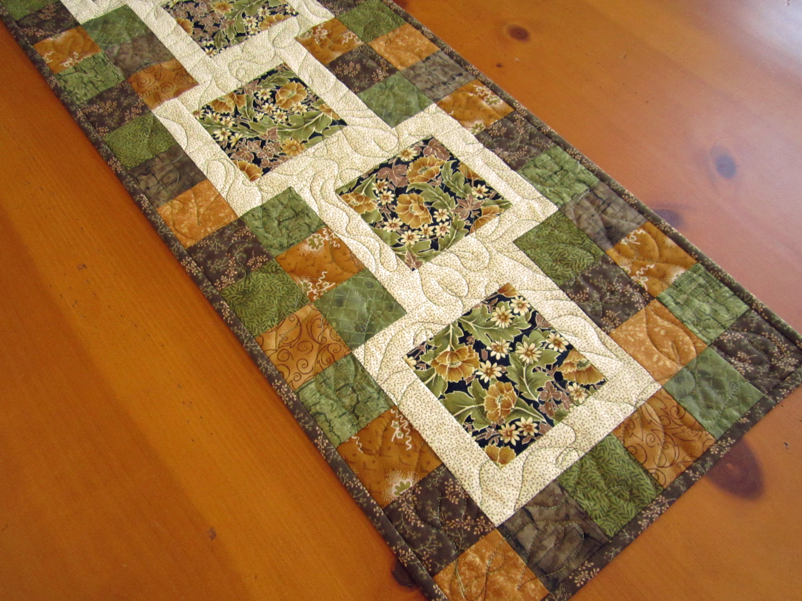 Quilted Table Runner Stepping Blocks on Luulla